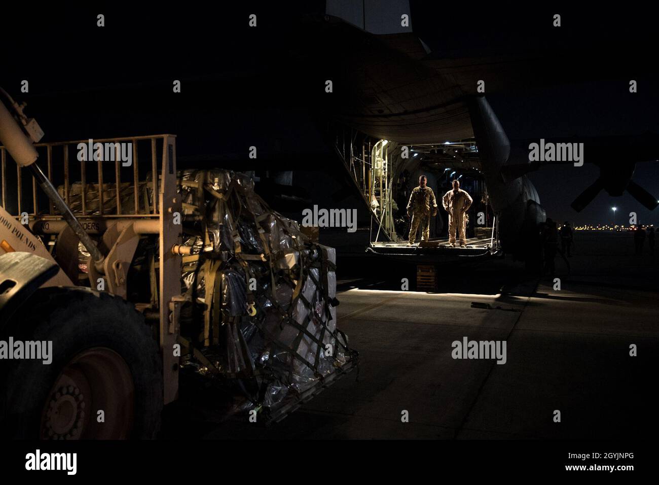 C 130 cargo loading hi-res stock photography and images - Alamy