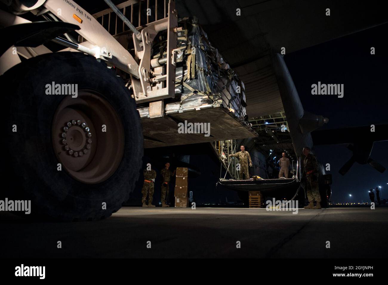C 130 cargo loading hi-res stock photography and images - Alamy