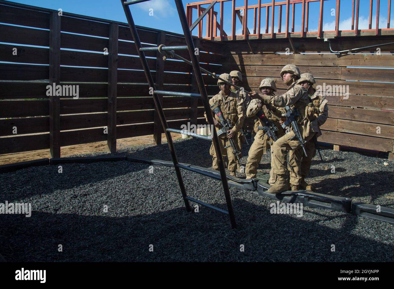 Recruits with Charlie Company, 1st Recruit Training Battalion ...