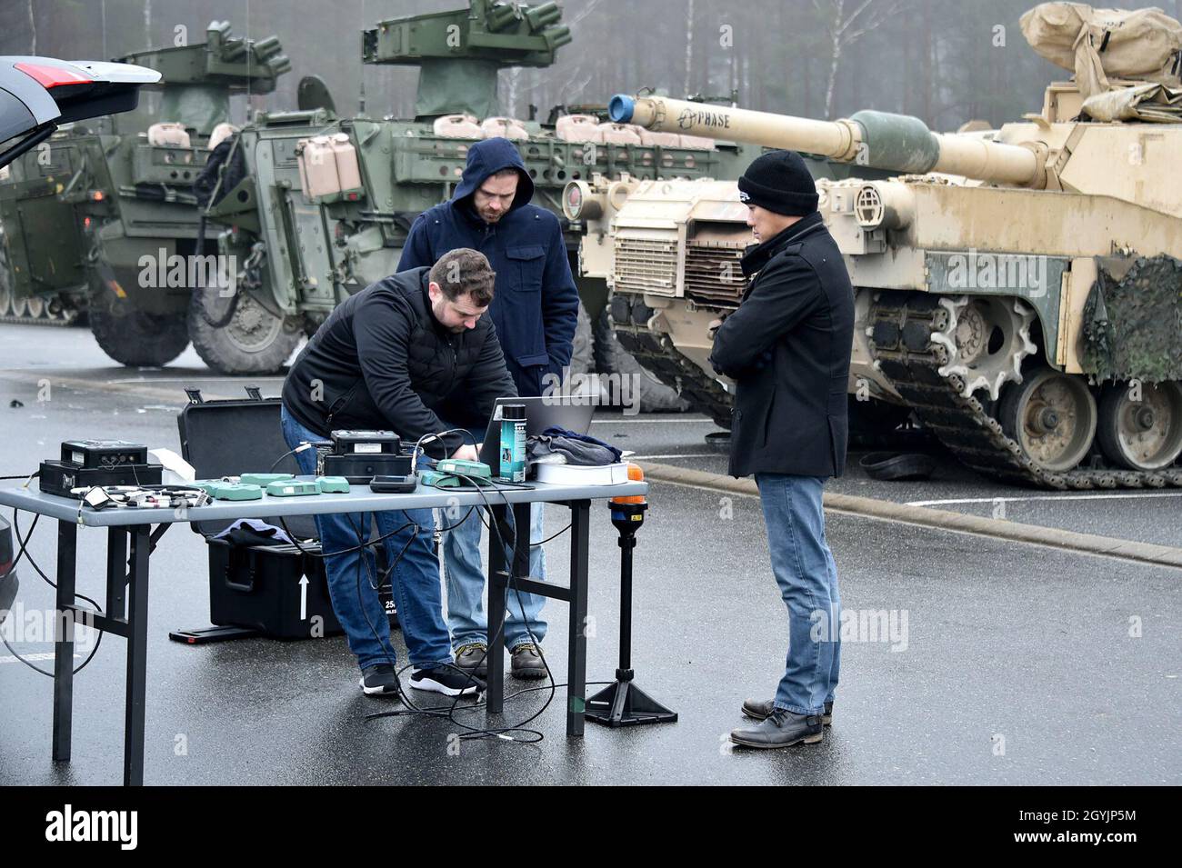 Tactical engagement simulation system hi-res stock photography and ...