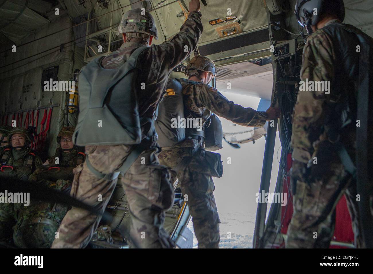 JGSDF soldiers with the 1st Airborne Brigade, U.S. Army Reserve Alaska ...