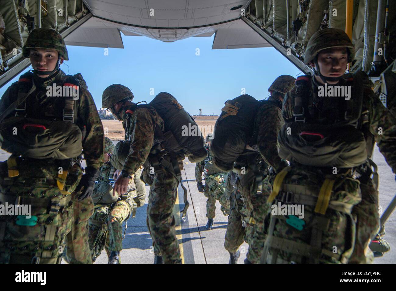 JGSDF soldiers with the 1st Airborne Brigade, U.S. Army Reserve Alaska ...