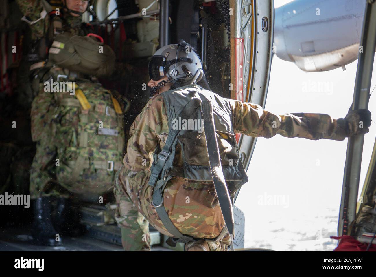 JGSDF soldiers with the 1st Airborne Brigade, U.S. Army Reserve Alaska ...