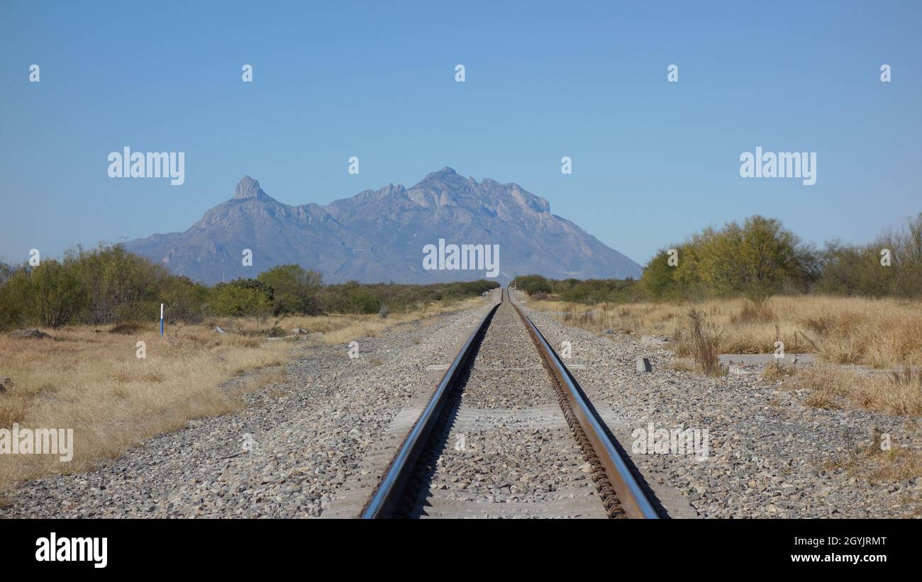 Parallel rail hi-res stock photography and images - Alamy