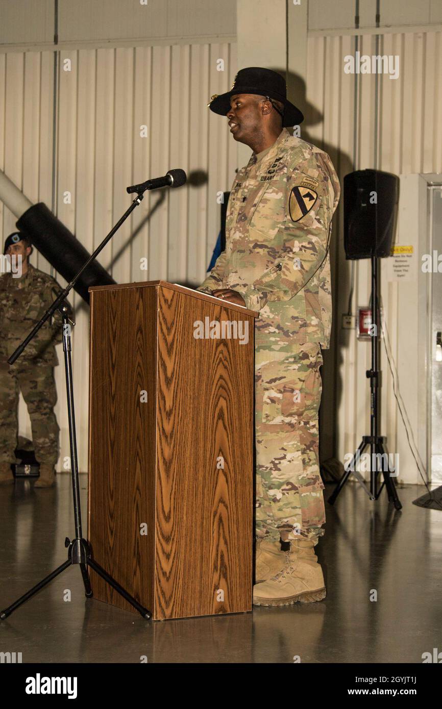 Lt Col Timothy Meadors 1 5 Cavalry Battalion Commander Delivers A Speech During A Company lt-col-timothy-meadors-1-5-cavalry-battalion-commander-delivers-a-speech-during-a-company