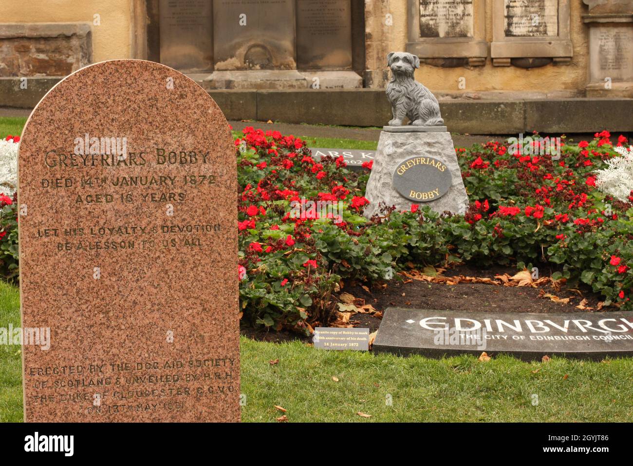 Bobby dog grave hi-res stock photography and images - Alamy