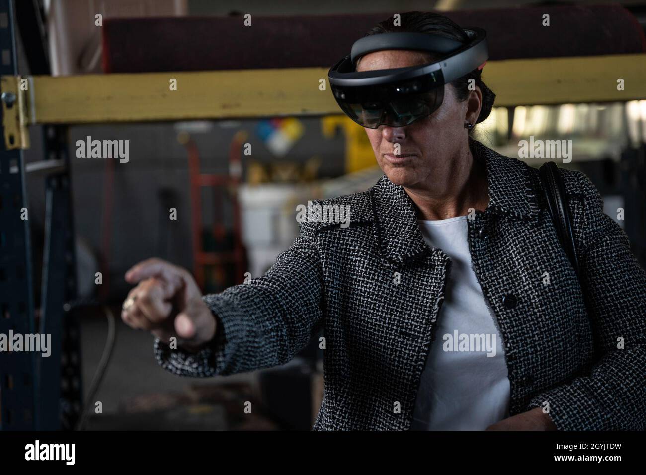 Brig. Gen. Roberta Shea, commander of 1st Marine Logistics Group, tests ...