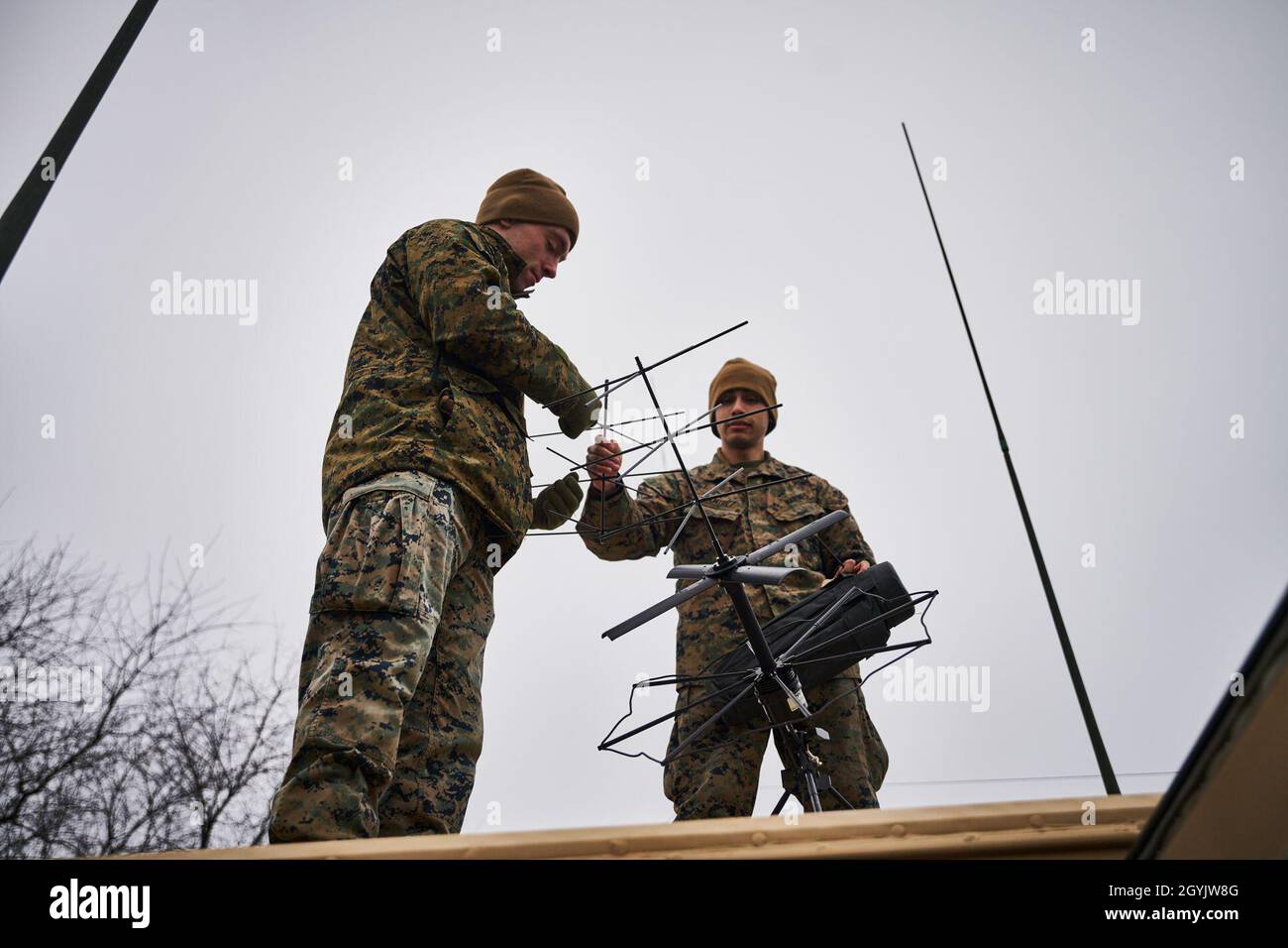 Omnidirectional radio antenna hi-res stock photography and images - Alamy