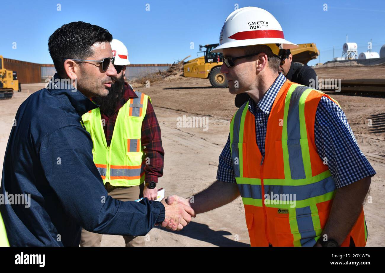 Chad wolf border hi-res stock photography and images - Alamy