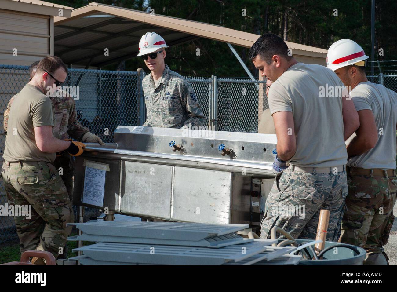 Expeditionary kitchen training hi-res stock photography and images - Alamy