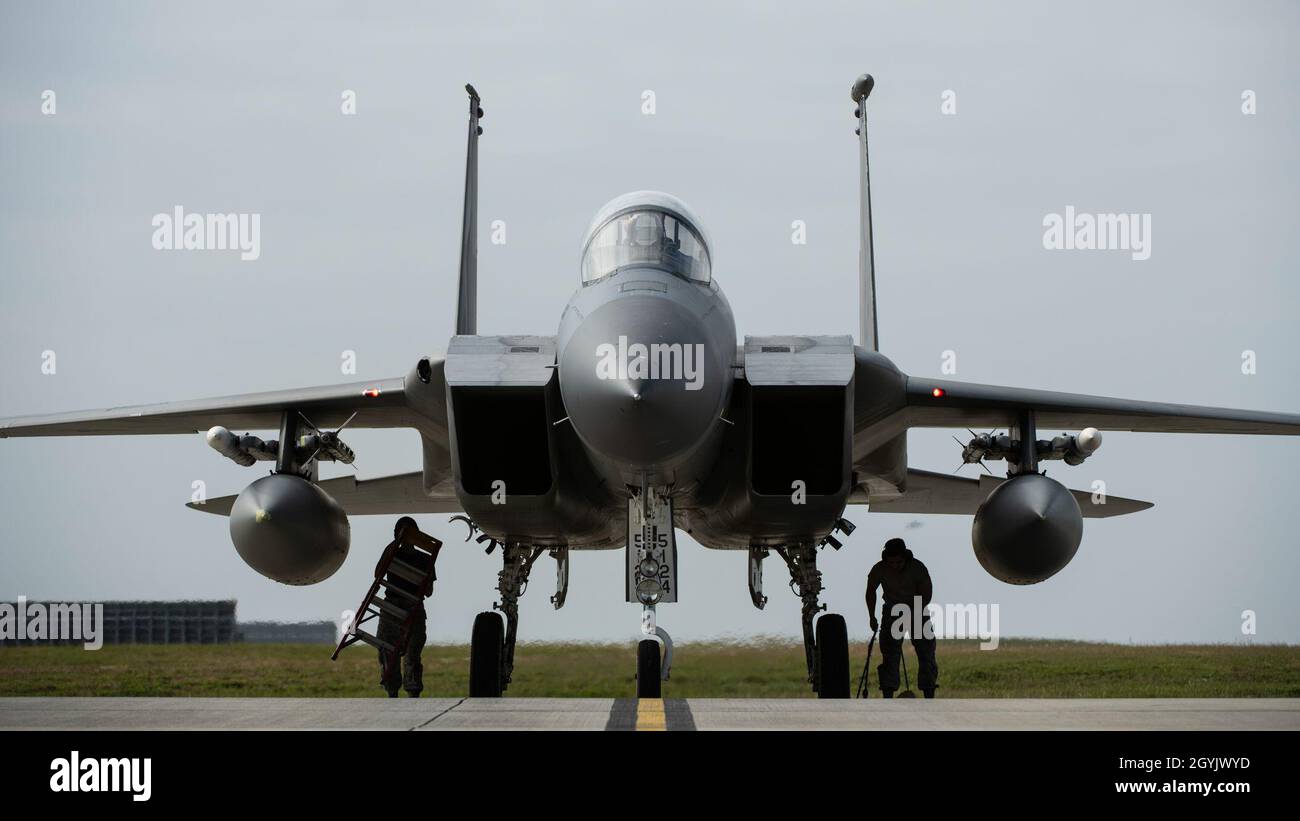 Airmen of the 18th Aircraft Maintenance Squadron disarm a 44th Fighter ...
