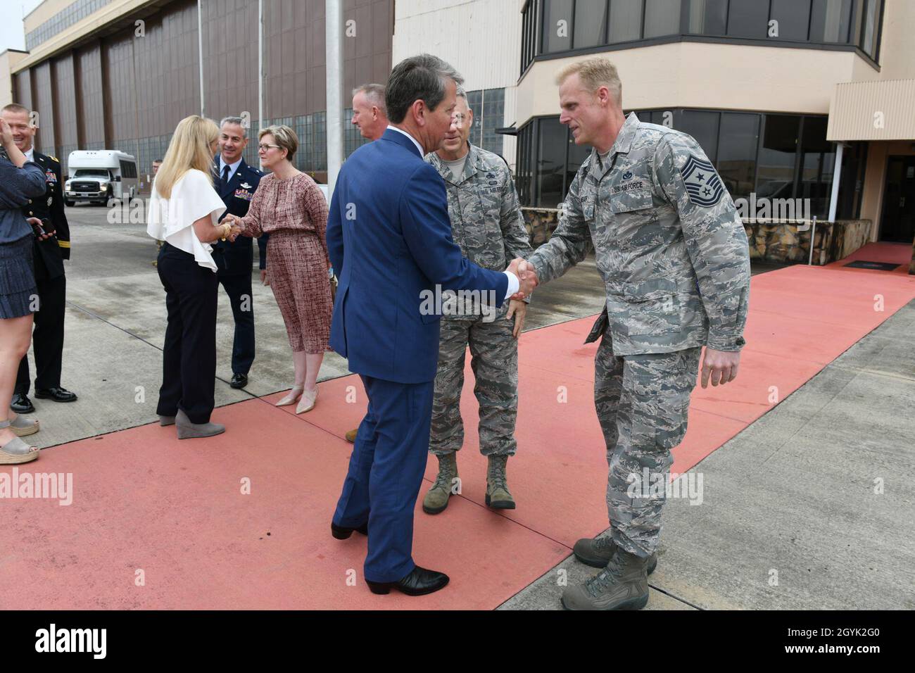 Gov brian kemp hi-res stock photography and images - Alamy