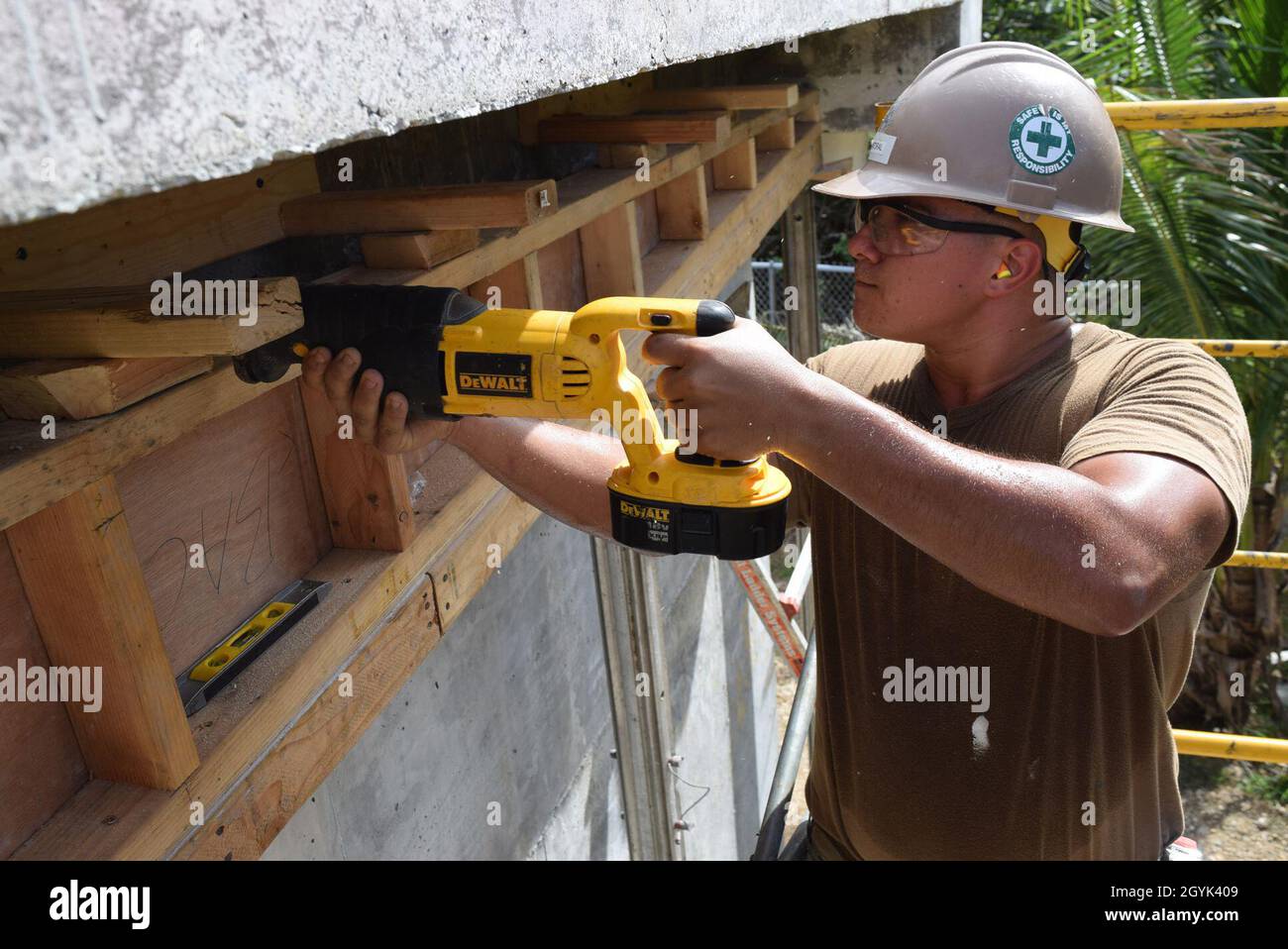 200113-N-AD086-1003 SANTA RITA, Guam (Jan. 13, 2020) Builder 3rd Class ...