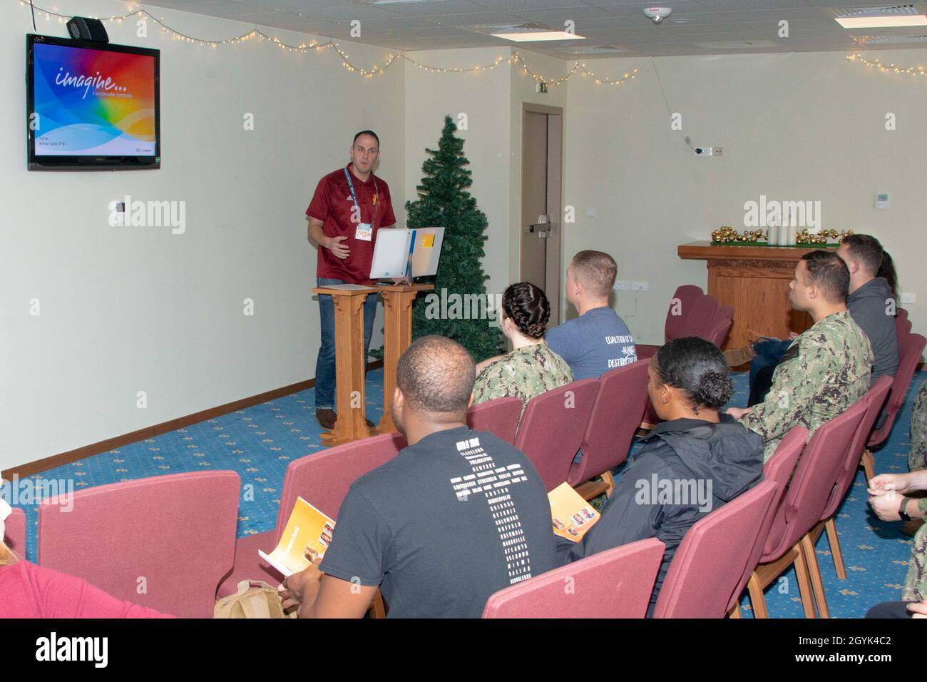 Helpers needed hi-res stock photography and images - Alamy