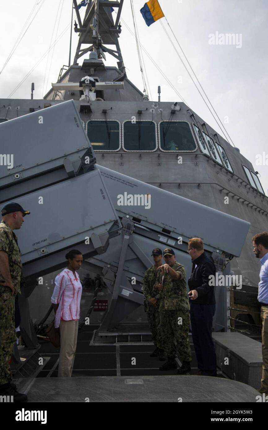 200114-N-BM428-0065 CHANGI NAVAL BASE, Singapore (Jan 14, 2020) Cmdr ...
