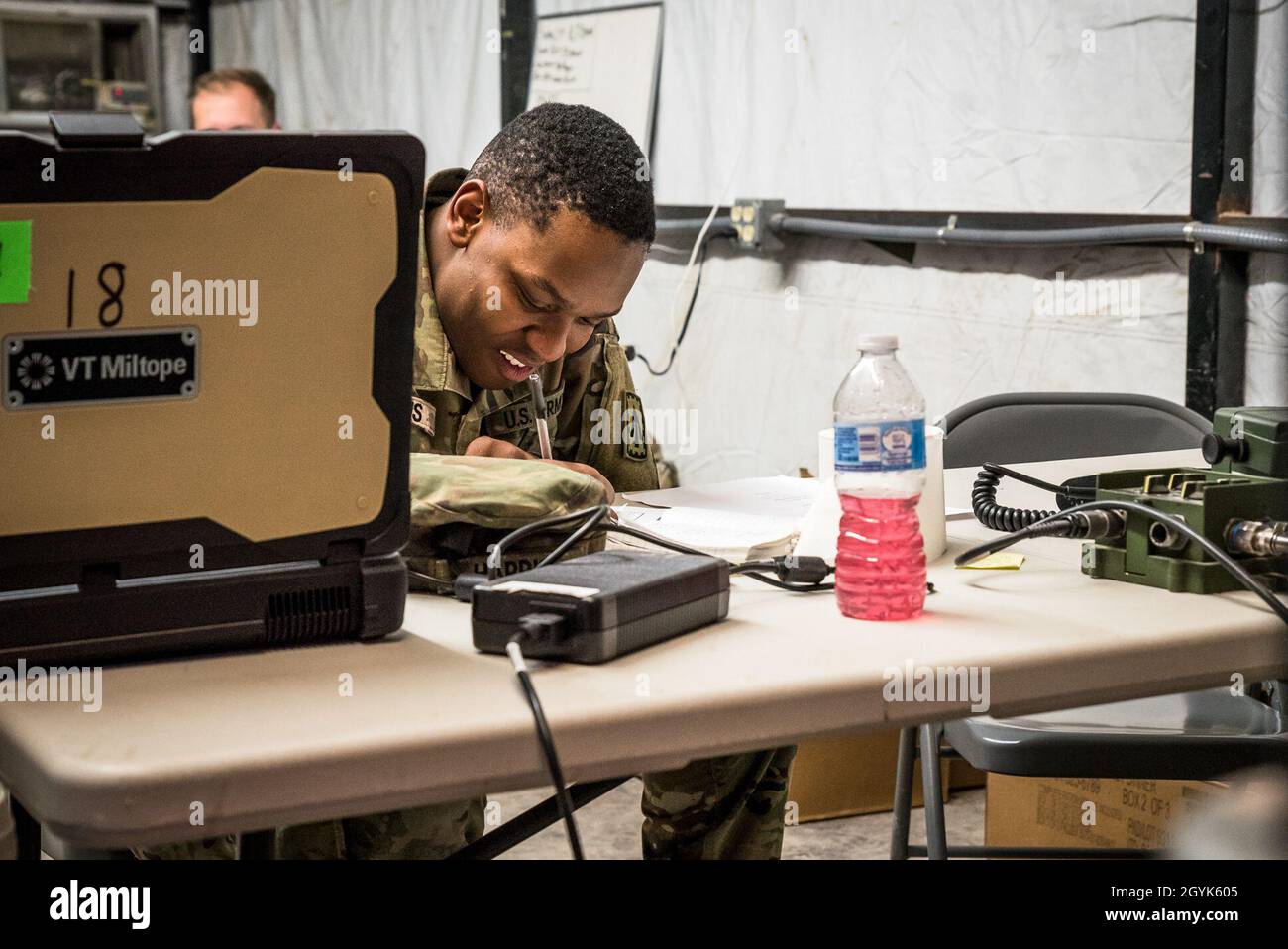 Amanda harris hi-res stock photography and images - Alamy