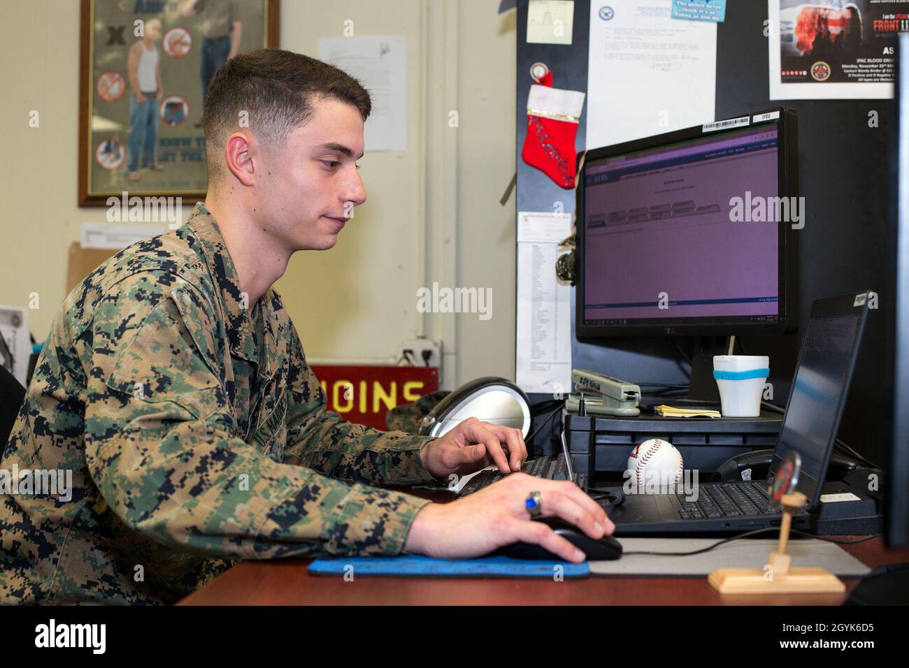 Separation processes hi-res stock photography and images - Alamy