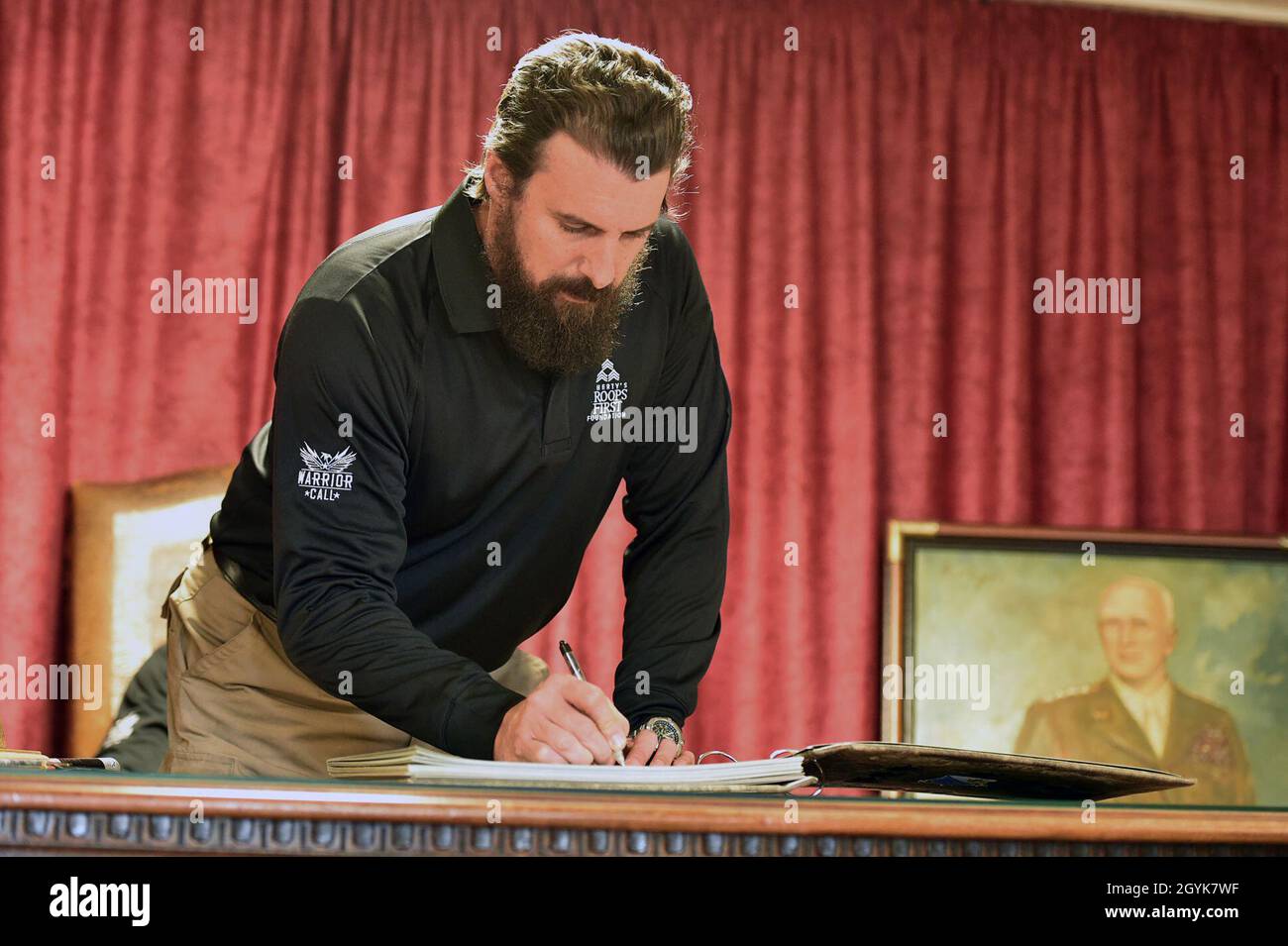 Retired U.S. Army Master Sgt. Chris Corbin, associated with Troops ...