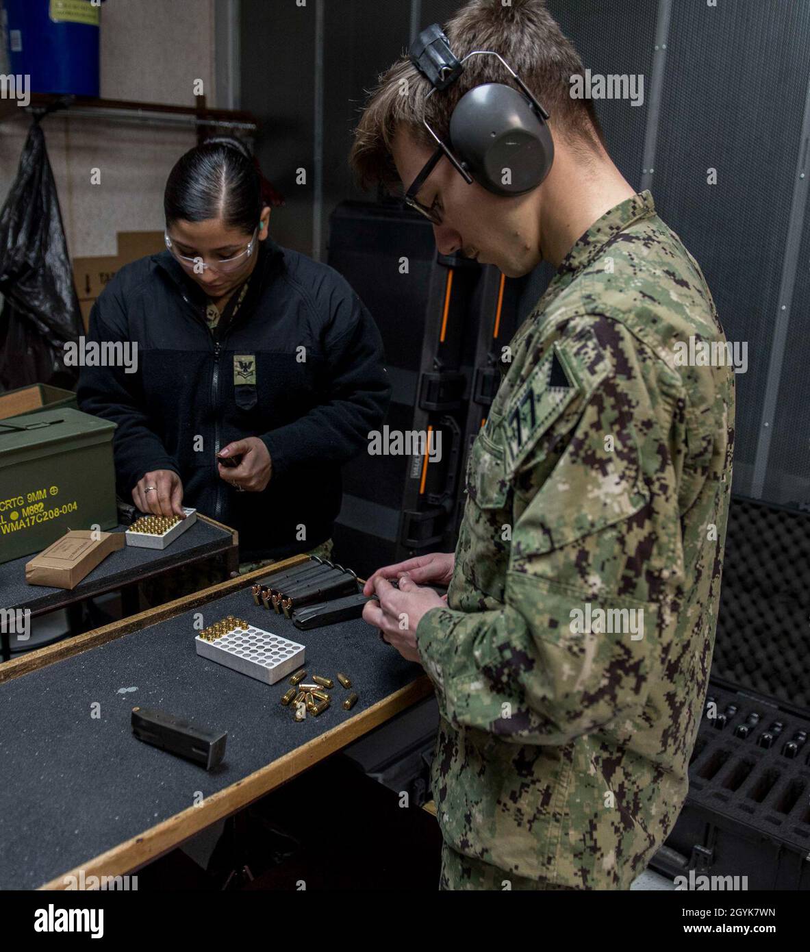 200115-N-KO018-0039 VIRGINIA BEACH, Va. (Jan. 15, 2020) Gunner's Mate ...