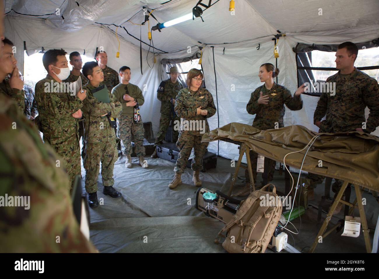 Flieger service hi-res stock photography and images - Alamy