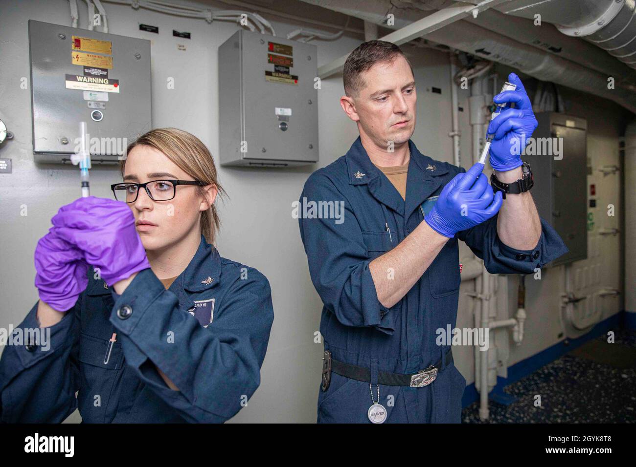 200115-N-KC192-1033 RED SEA (Jan 15, 2020) - Hospital Corpsman 3rd ...