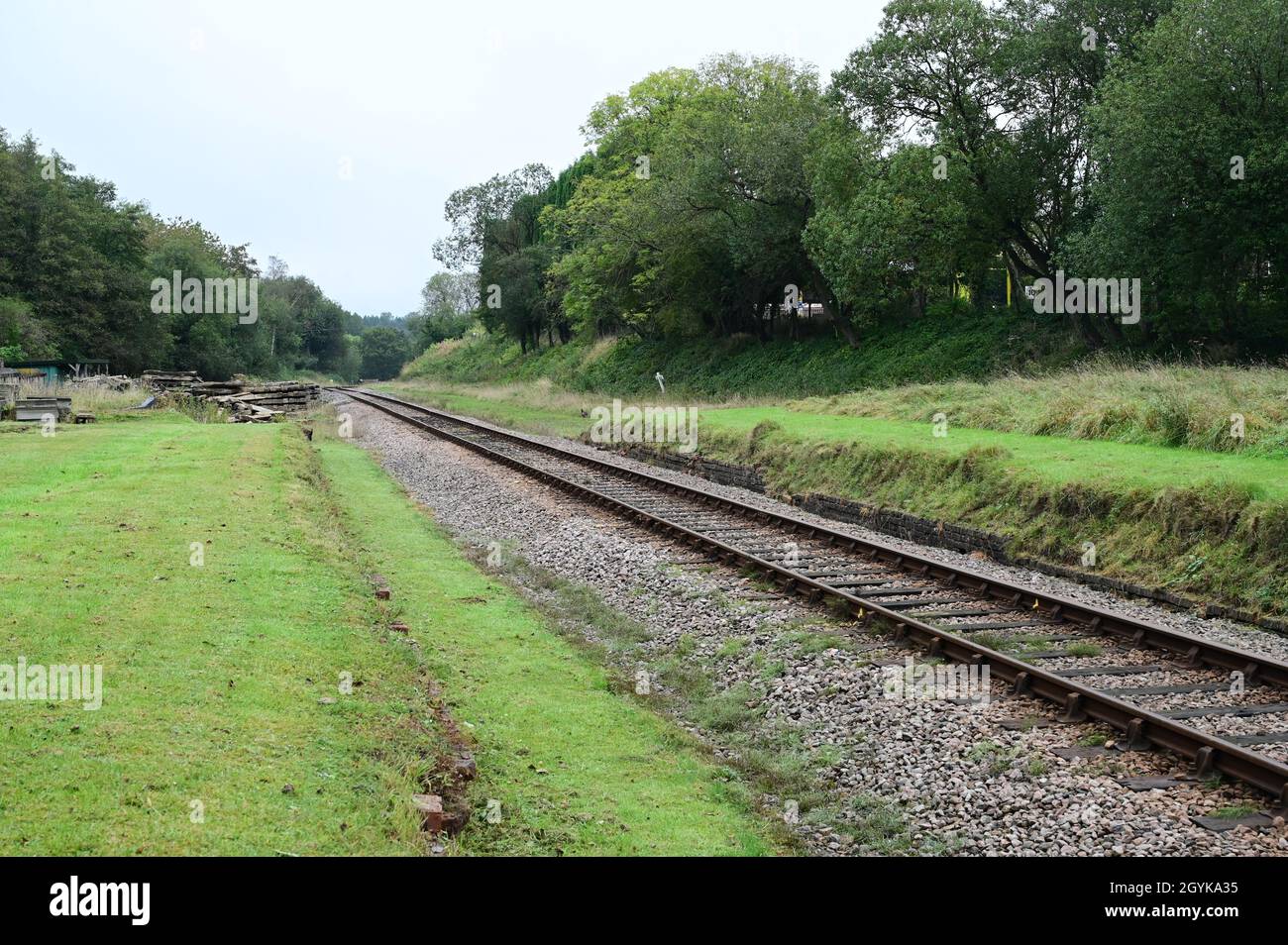 Train track through the English countryside Stock Photo - Alamy