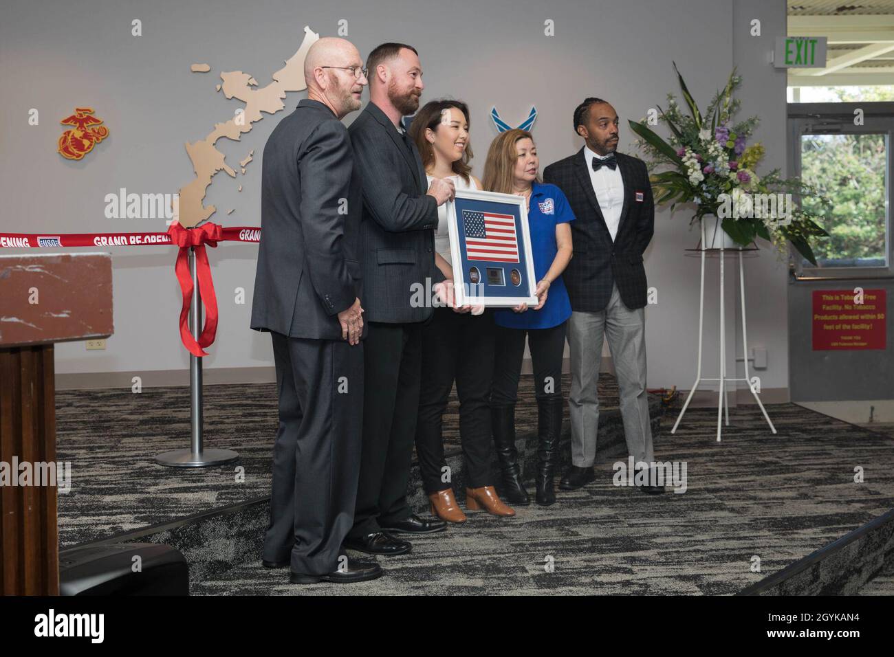 Members of the United Service Organizations (USO) receive an award ...