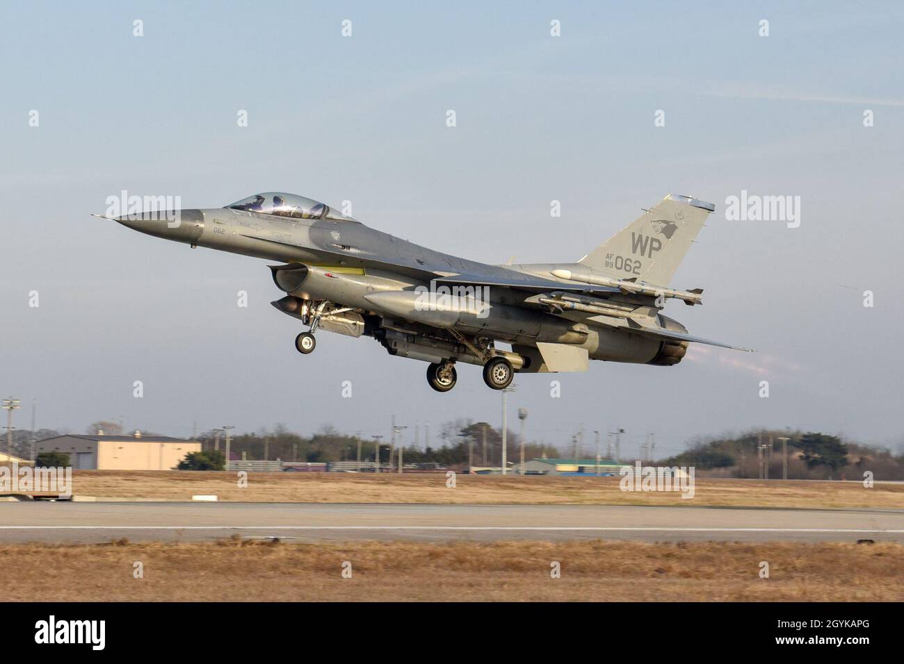 A U.S. Air Force F-16 Fighting Falcon aircraft assigned to the 35th Fighter Squadron “Pantons ...