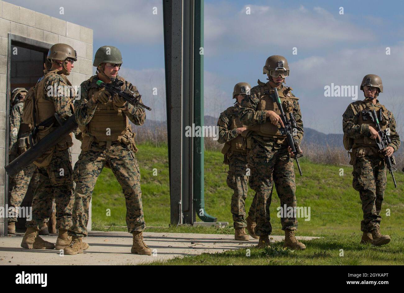 U.S. Marines with Bravo Company, Infantry Training Battalion, School of ...