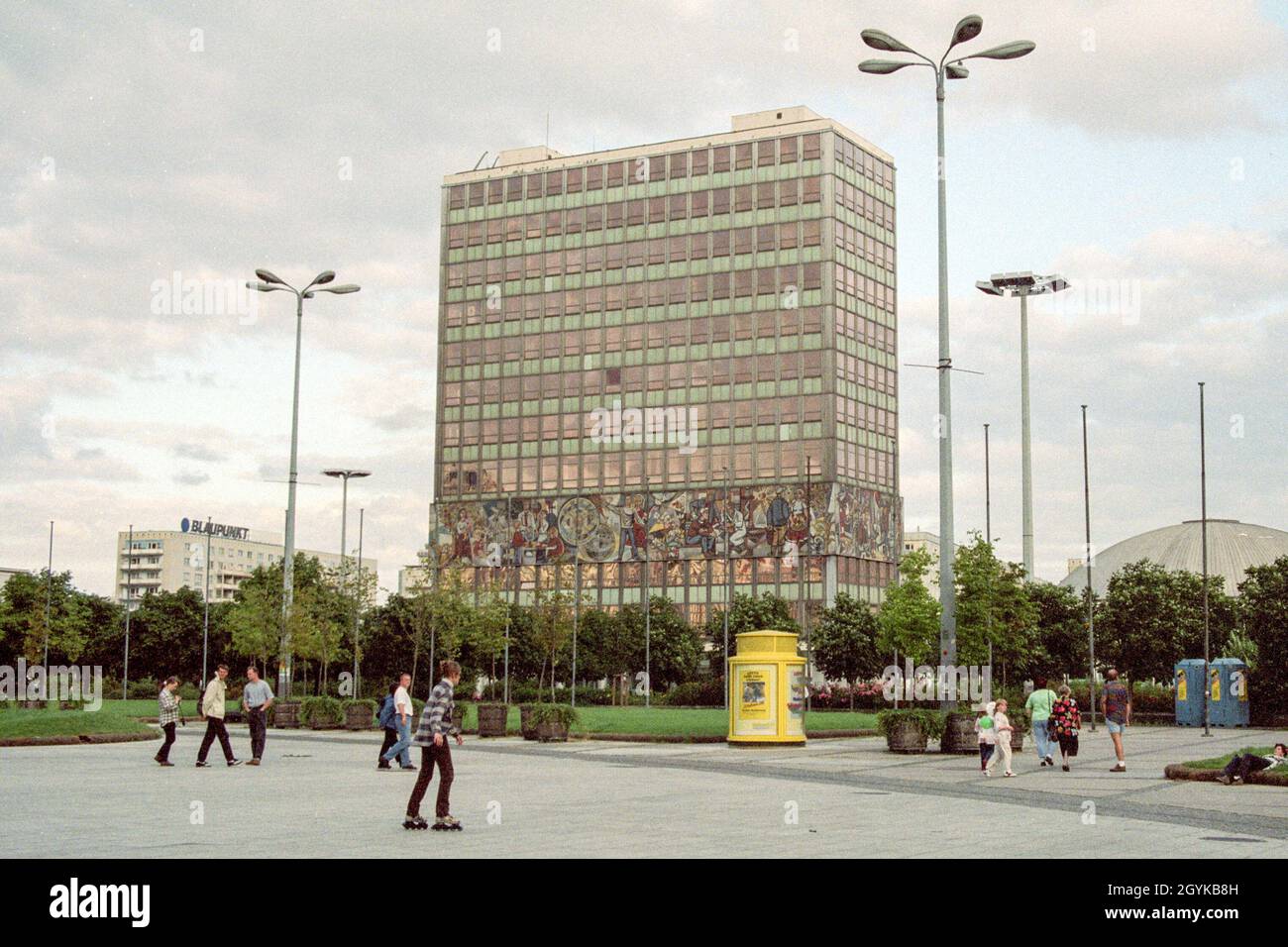 Alexanderplatz, Berlin in 1995 Stock Photo - Alamy