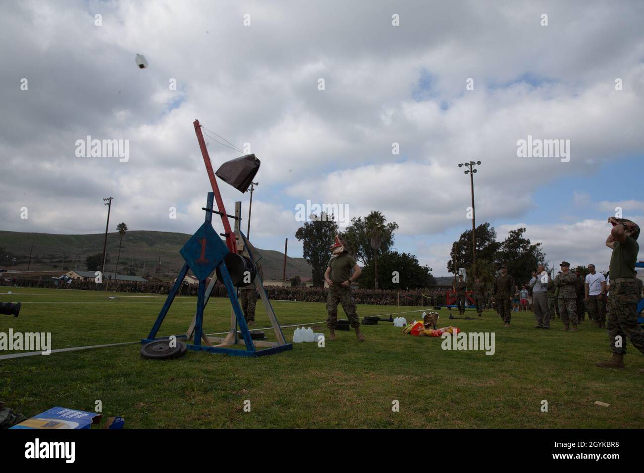 U.S. Marines with 11th Marine Regiment, 1st Marine Division ...