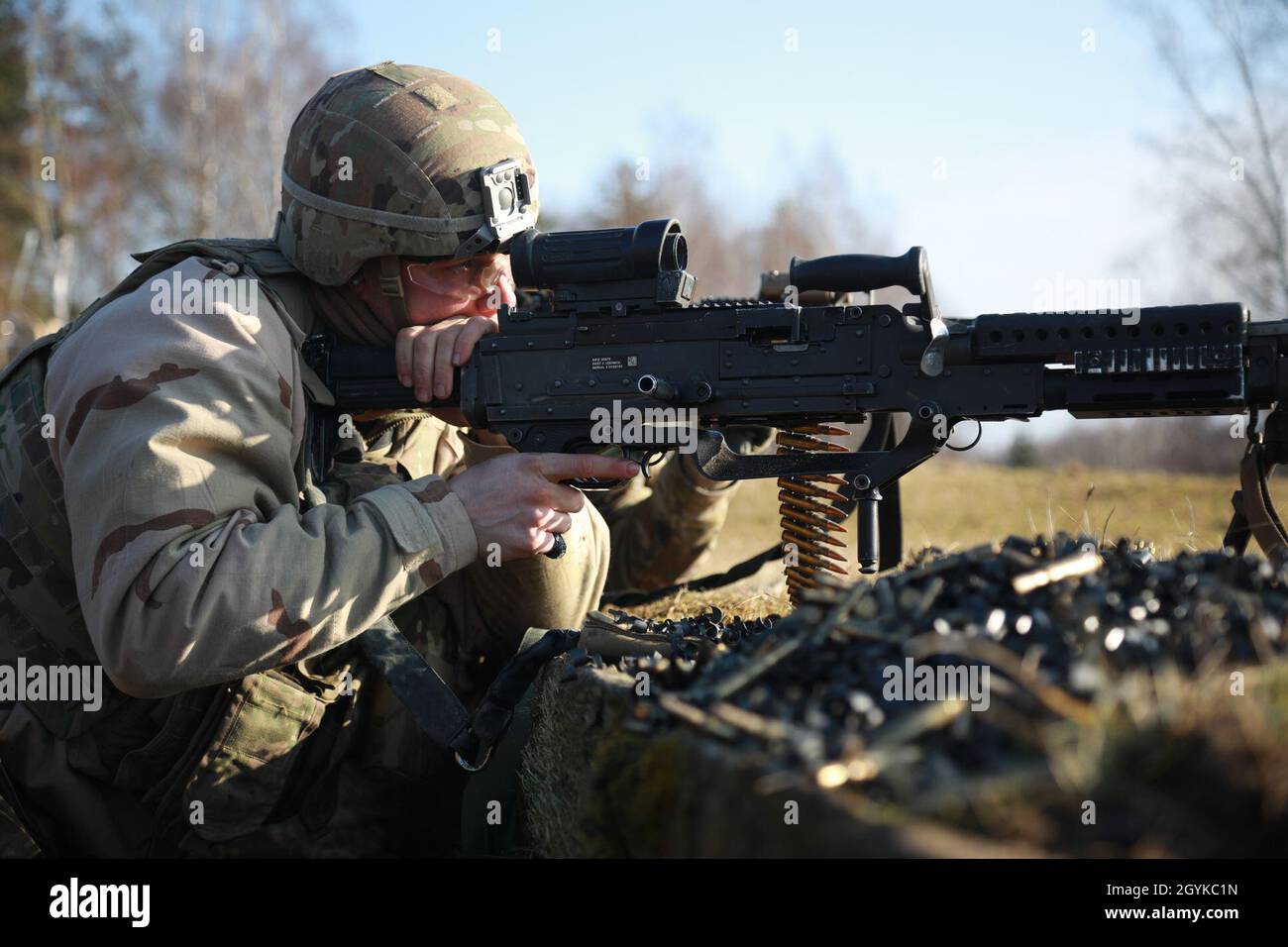 Soldier fires m249 machine hi-res stock photography and images - Alamy