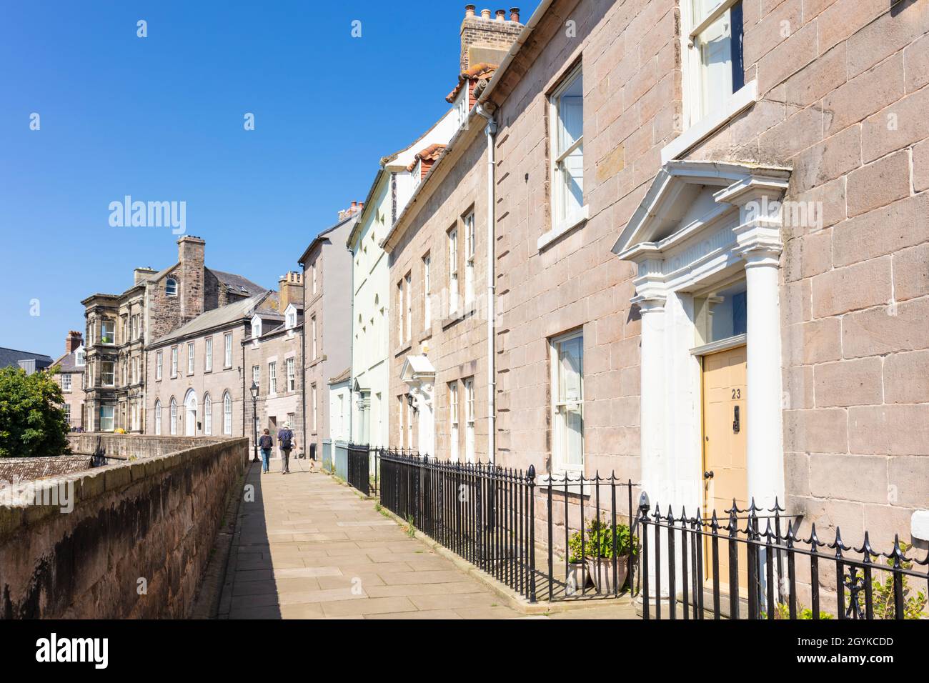 Berwick on tweed city wall hi-res stock photography and images - Alamy