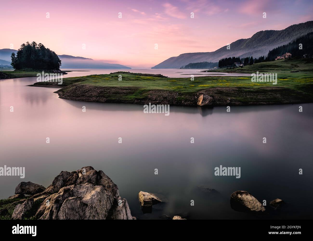 Dospat dam hi-res stock photography and images - Alamy