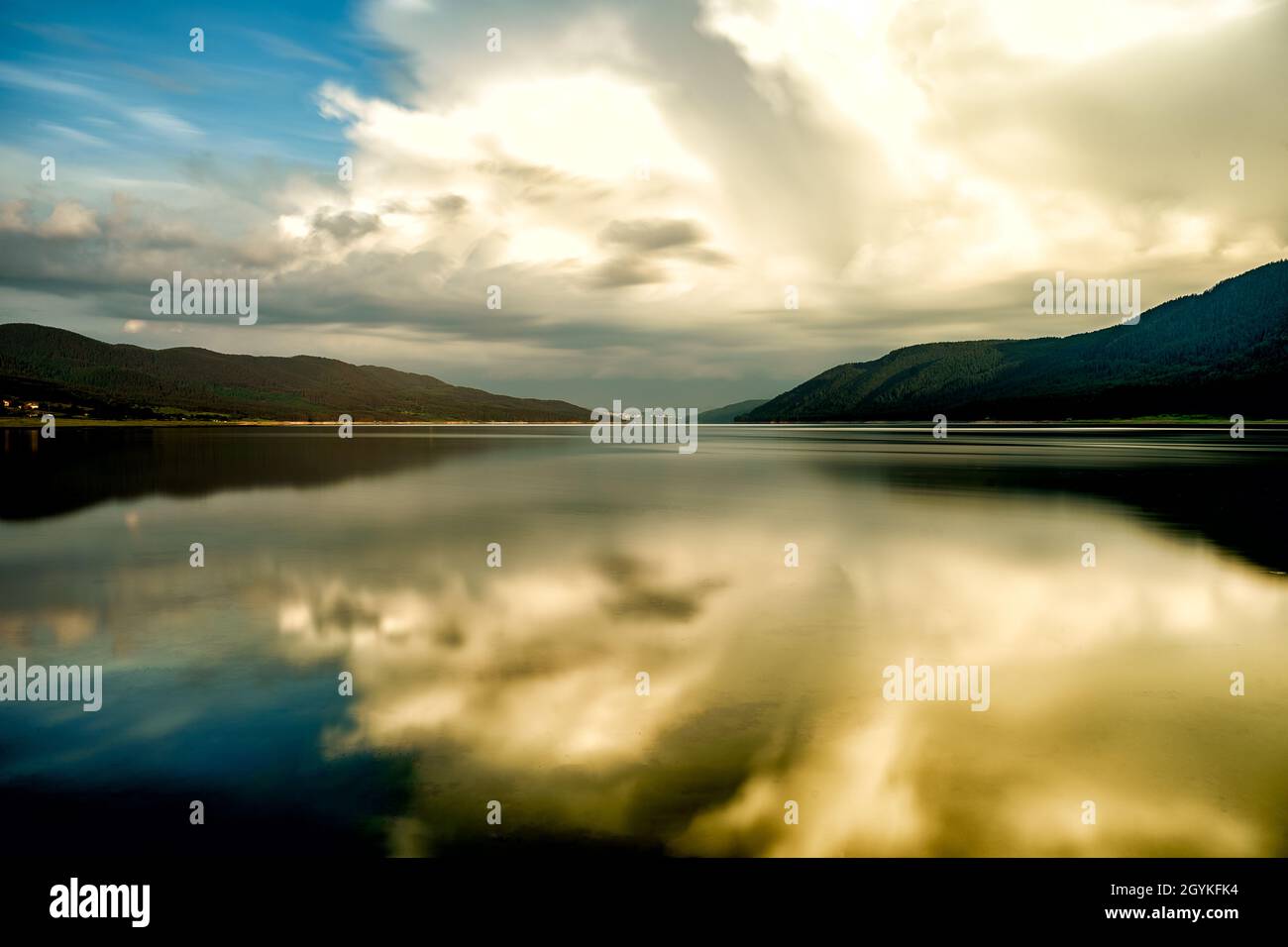 Dospat dam hi-res stock photography and images - Alamy