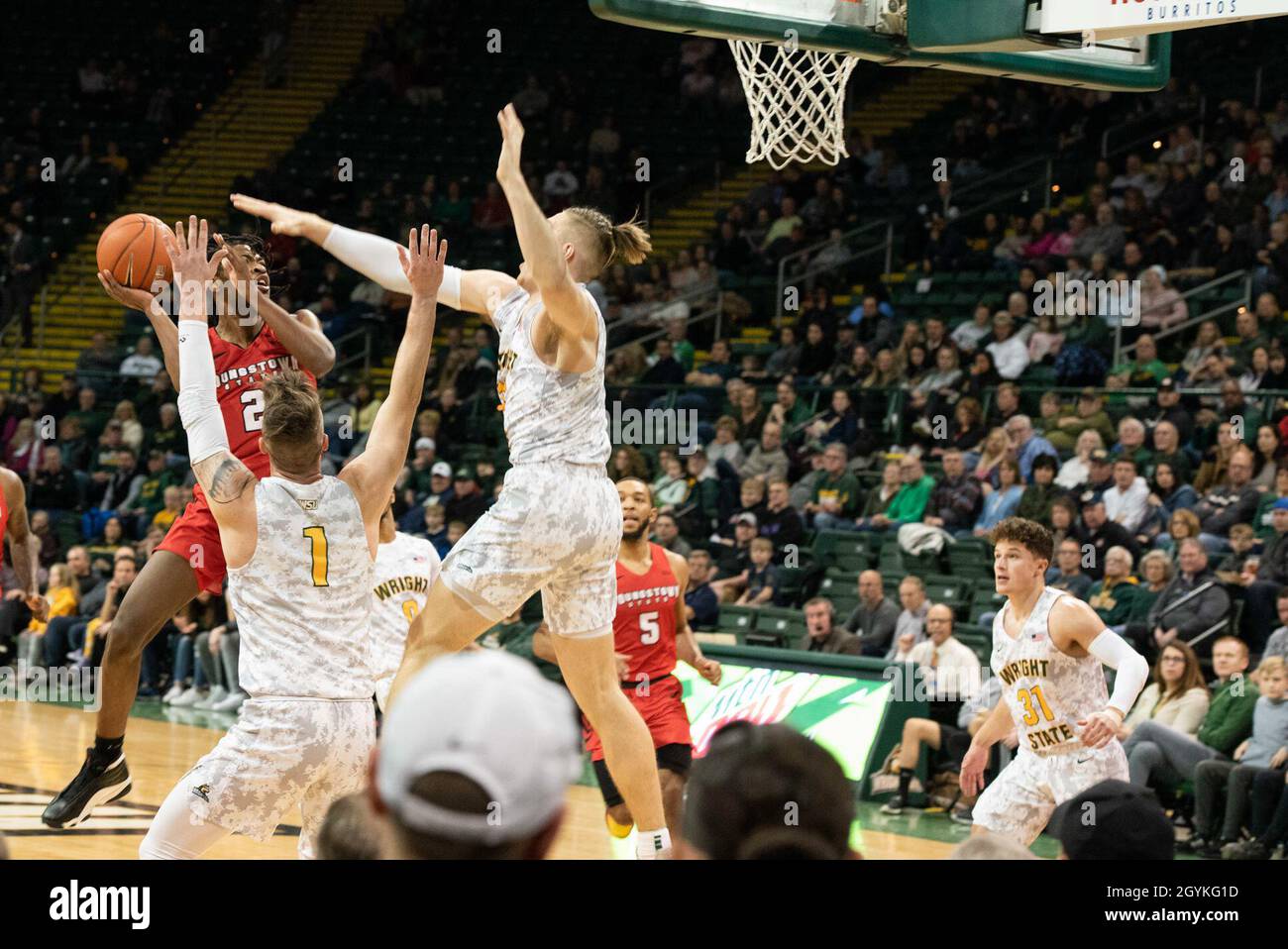 Youngstown state penguins mens basketball hi-res stock photography and ...