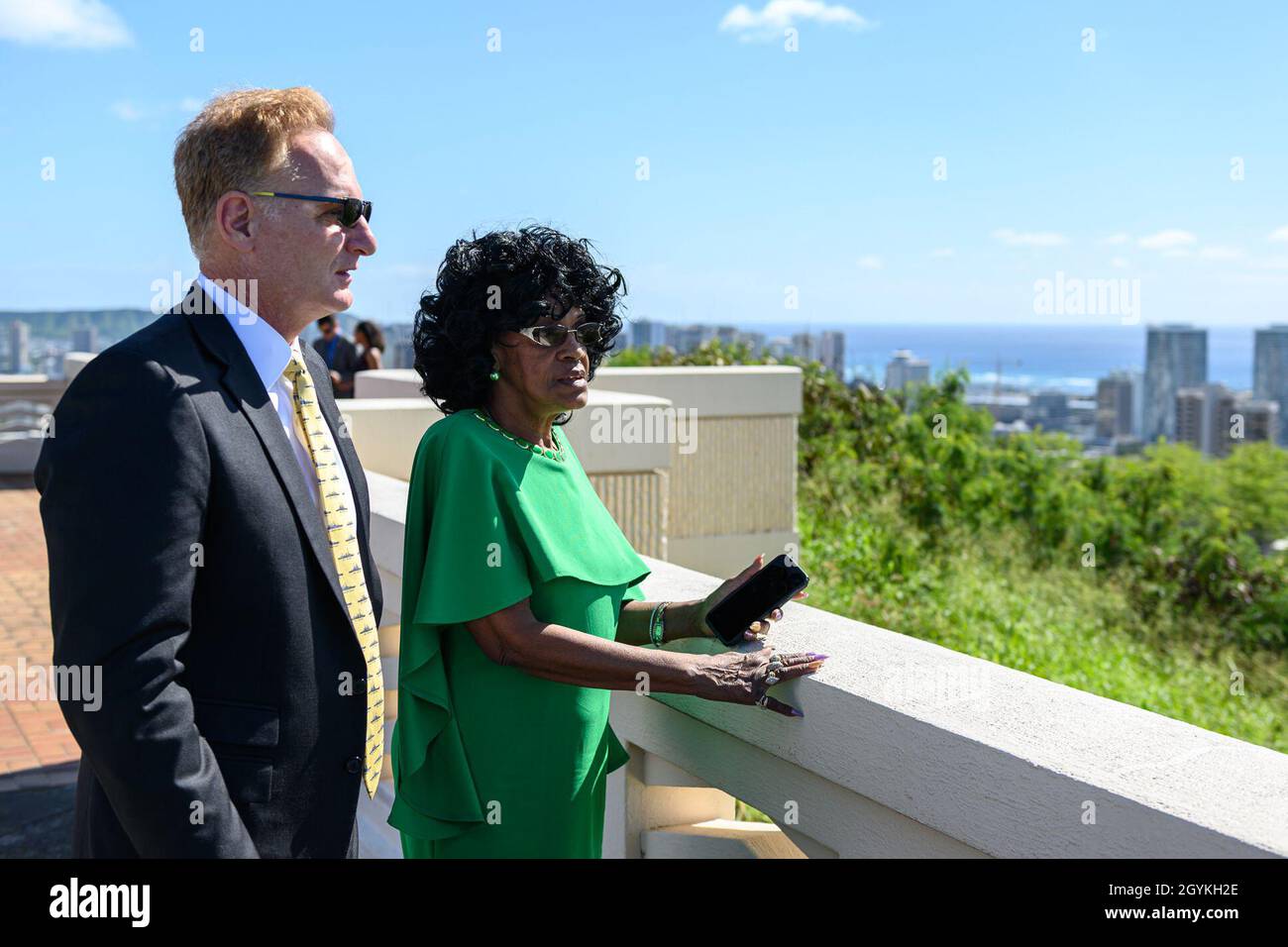 200119-N-PM193-1323 HONOLULU (Jan. 19, 2020) Acting Secretary of the ...