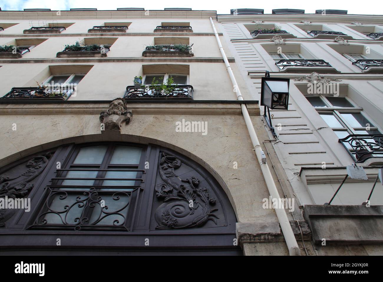 flat building in paris (france Stock Photo - Alamy