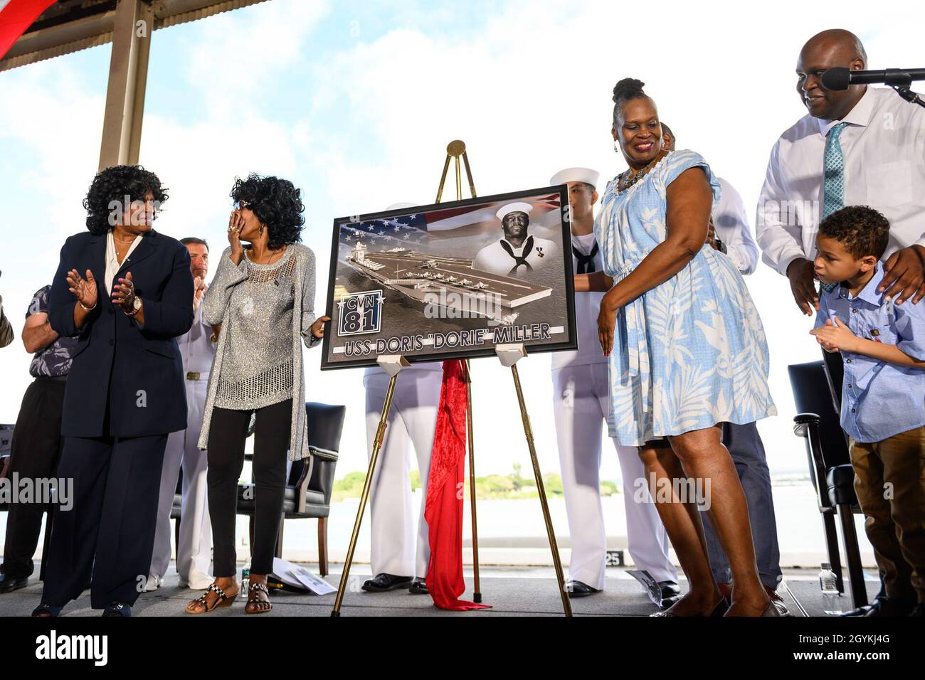 200120-N-PM193-2275 PEARL HARBOR (Jan. 20, 2020) Family members of ...