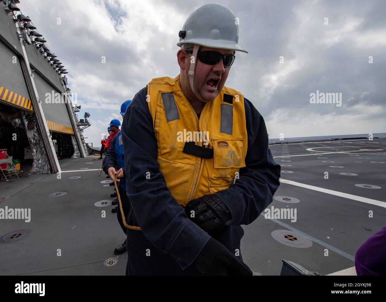 200120-N-AT530-1200 SOUTH CHINA SEA (Jan. 20, 2020) Fire Controlman 1st ...
