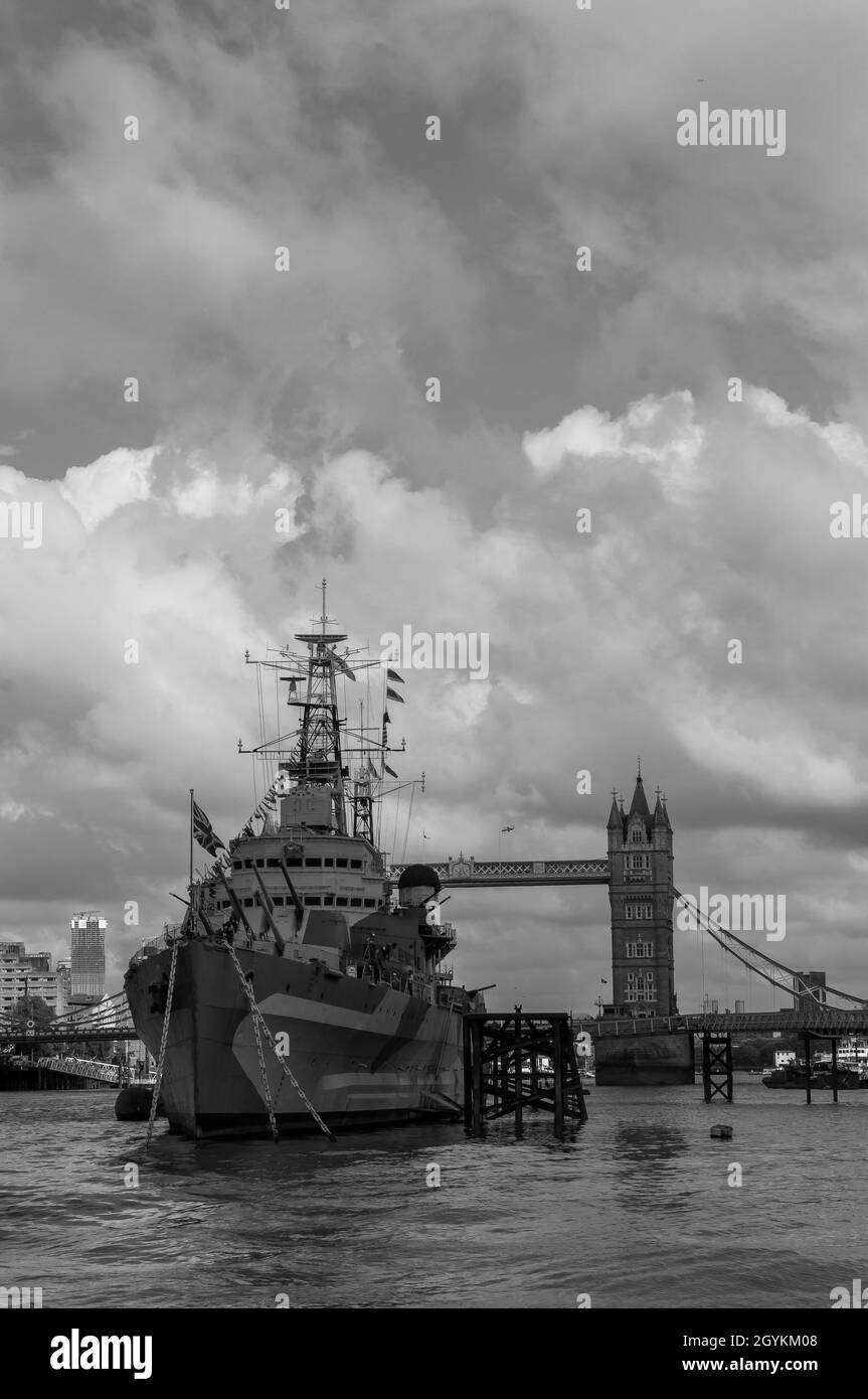 Hms belfast built royal hi-res stock photography and images - Alamy