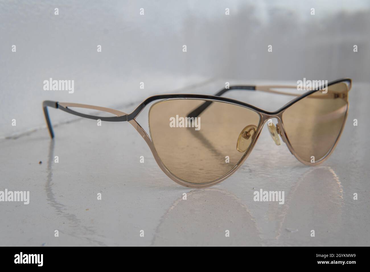 Male eye liner hi-res stock photography and images - Alamy