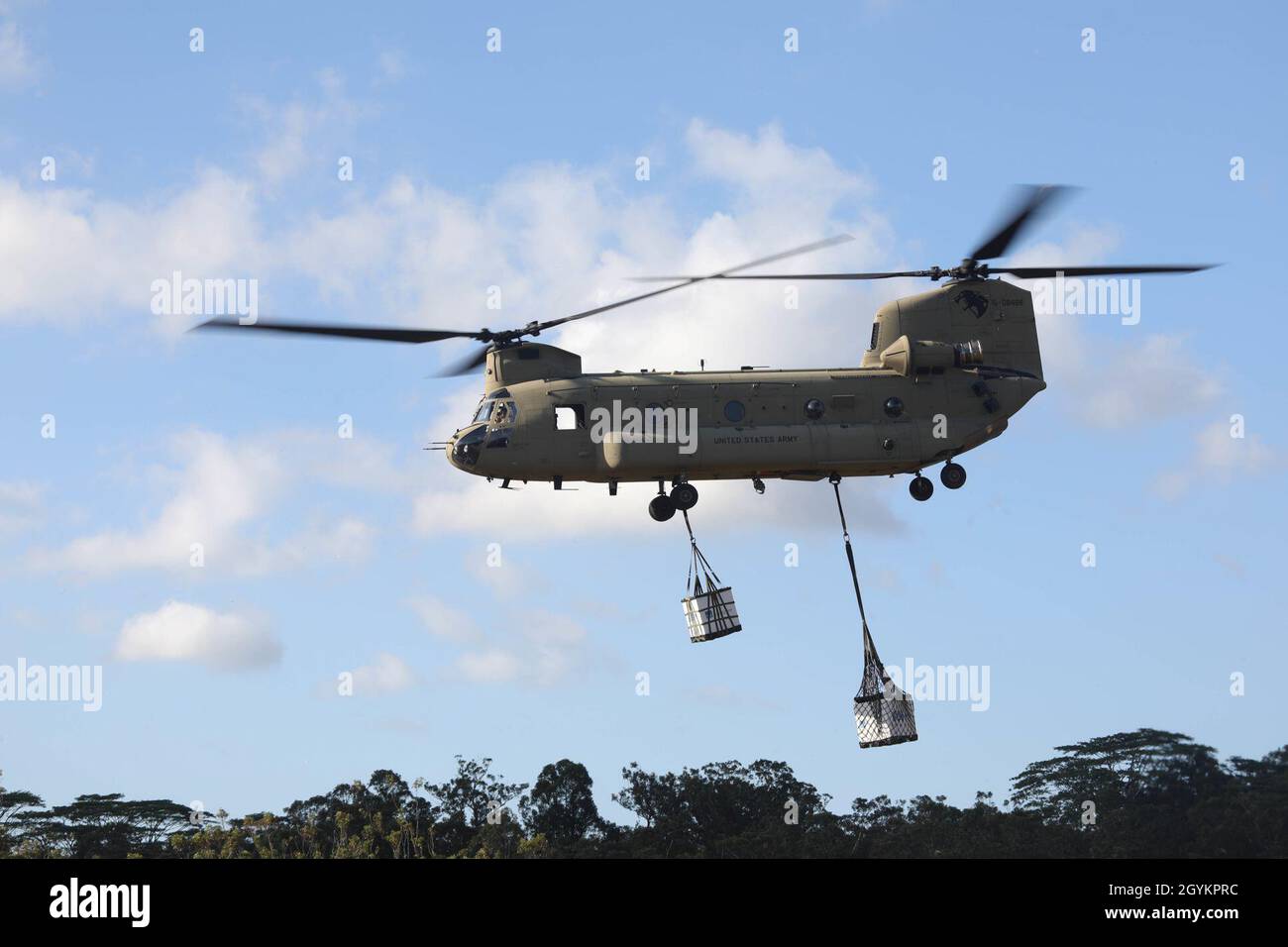 A CH-47 Chinook from the 3rd Battalion, 25th General Support Aviation ...