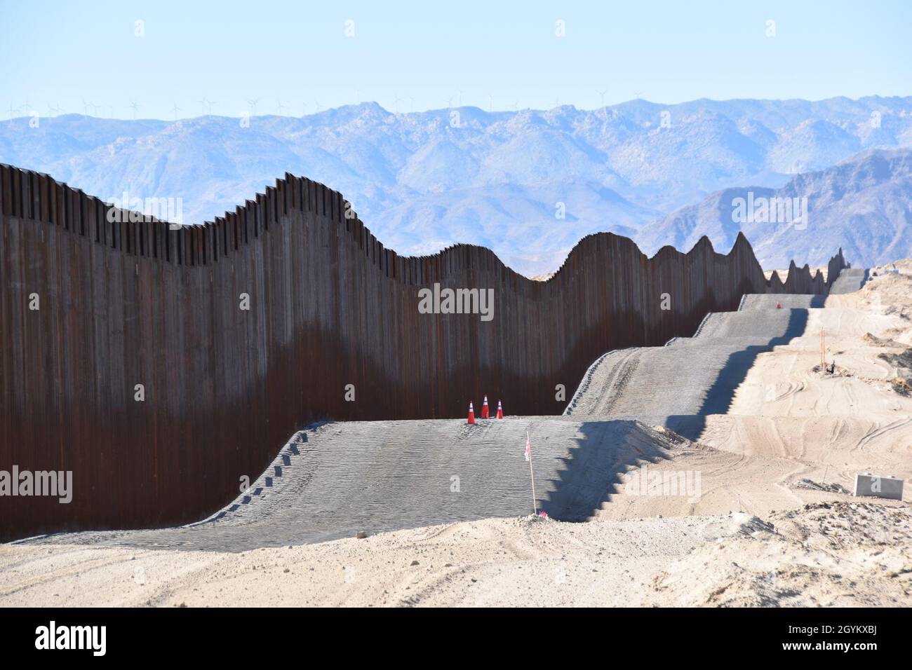 U s mexico border terrain hi-res stock photography and images - Alamy