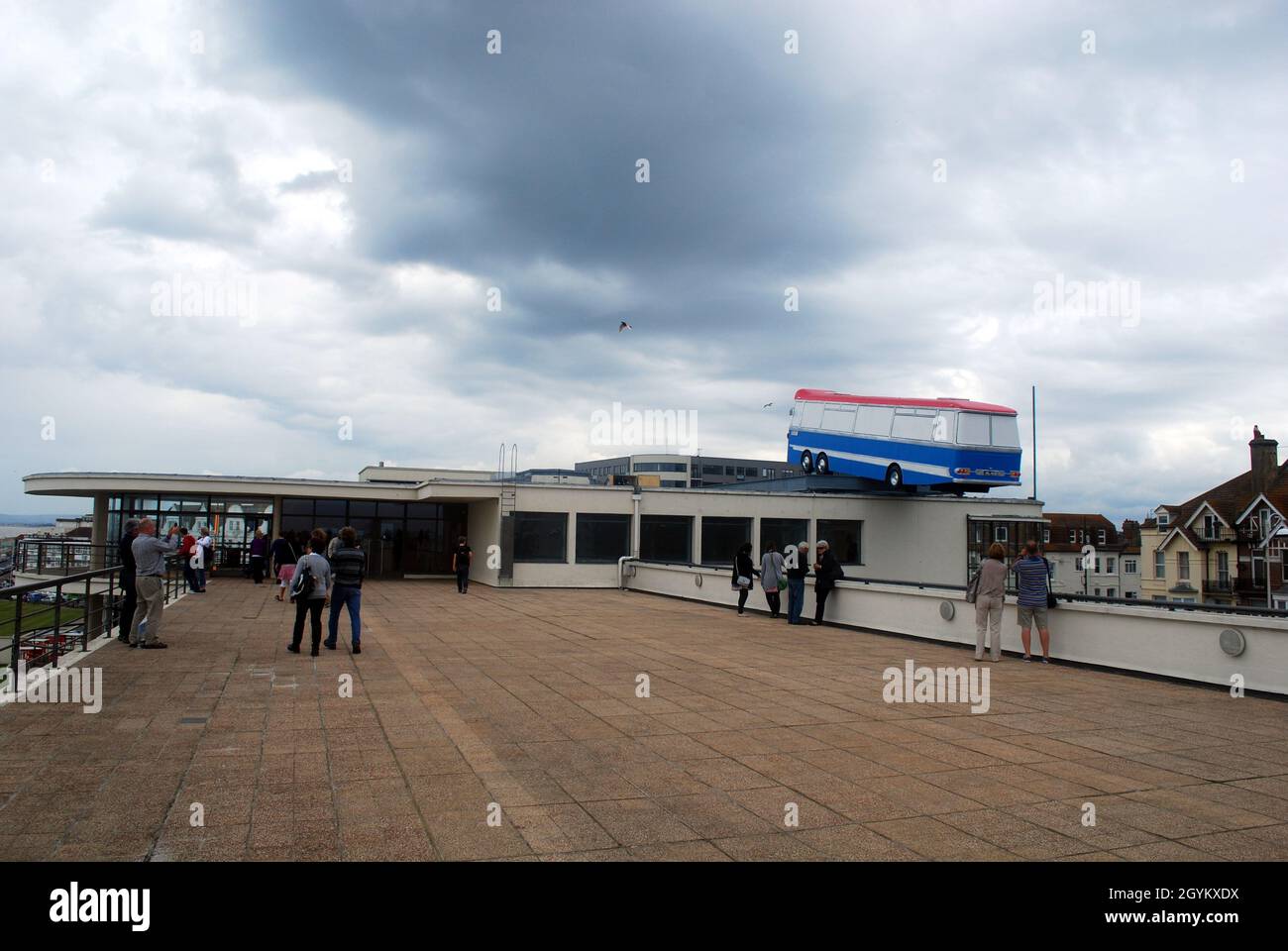Teetering bus hi-res stock photography and images - Alamy