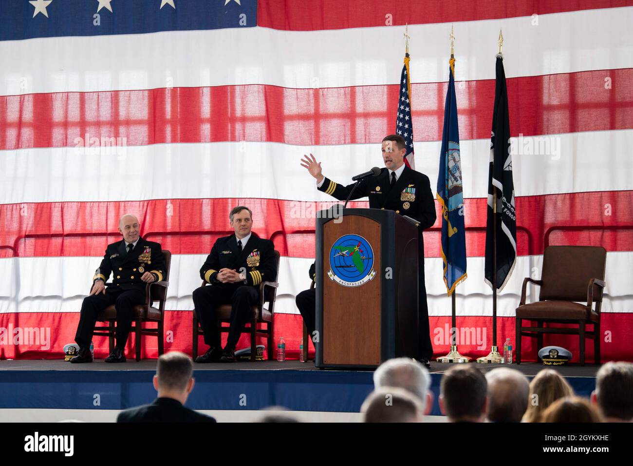 200124-N-QI061-0252 JACKSONVILLE, Fla. (Jan. 24, 2020) Cmdr. Robert ...