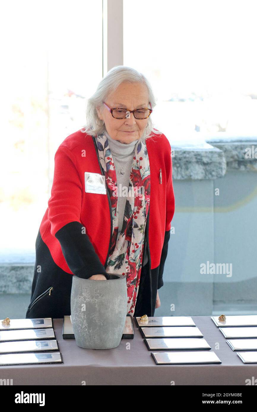 Rose Bloomfield donates the ring of her husband Kenneth Bloomfield Jr ...