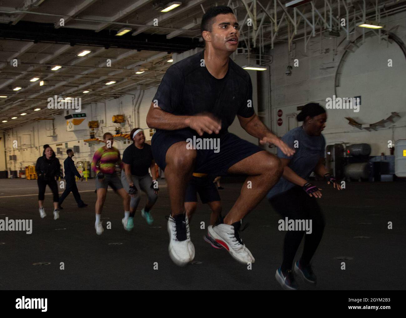 200125-N-FV045-1037 PACIFIC OCEAN (Jan. 25, 2020) Yeoman 2nd Class ...