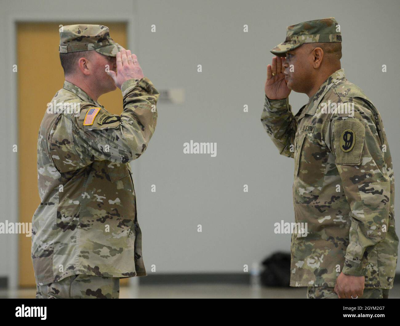 U.S. Army Reserve incoming Command Sgt. Maj. Eric J. Roberts (right ...