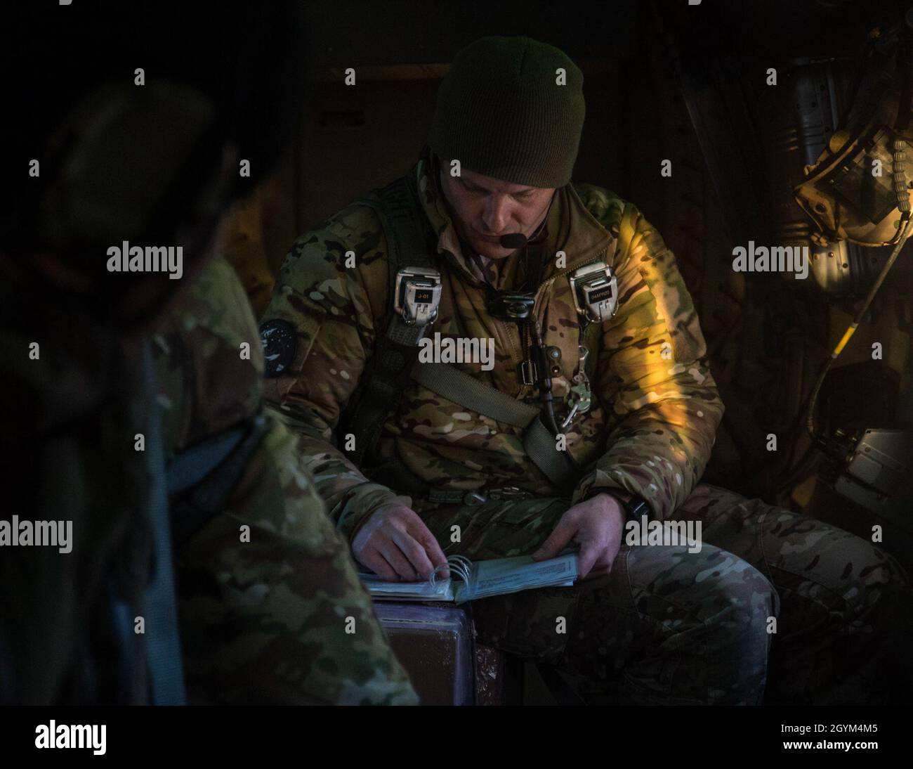 U.S. Air Force Master Sgt. Matthew Hanlon, 6th Special Operations ...